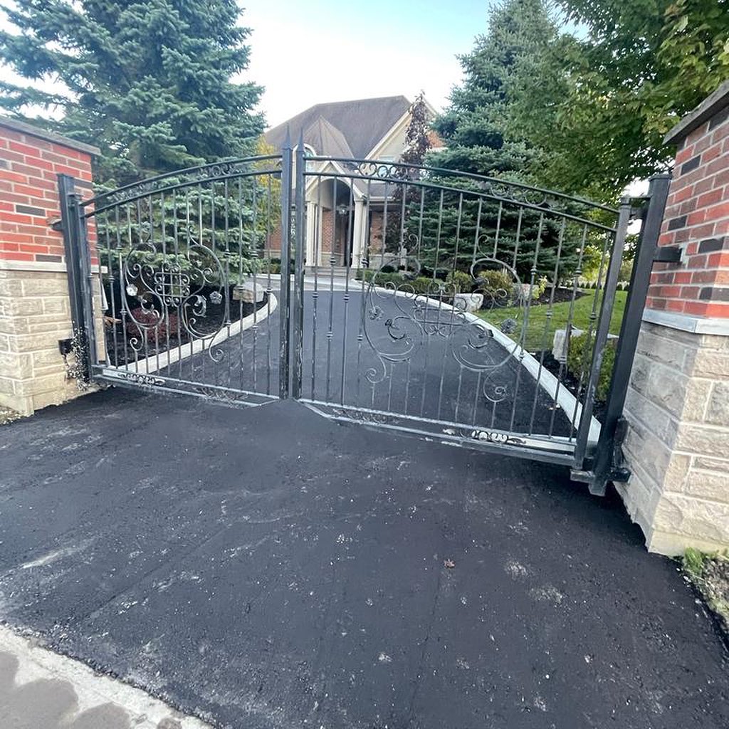 Driveway Sealing: Protecting Your Investment and Enhancing Curb Appeal ...