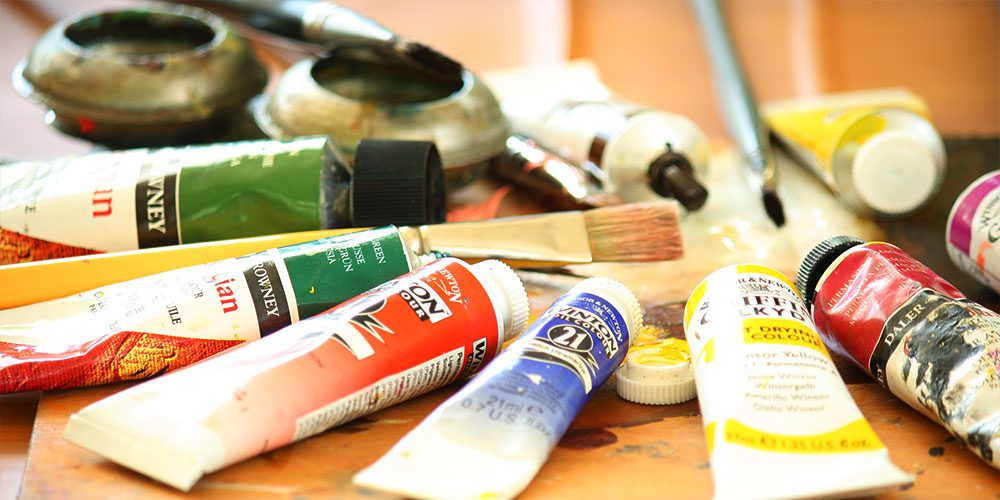 Unveiling the World of Acrylic Paints in the UAE