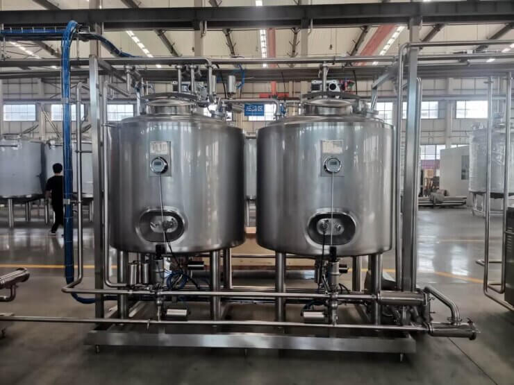 Key Features and Benefits of Using Blending Tanks in Manufacturing ...